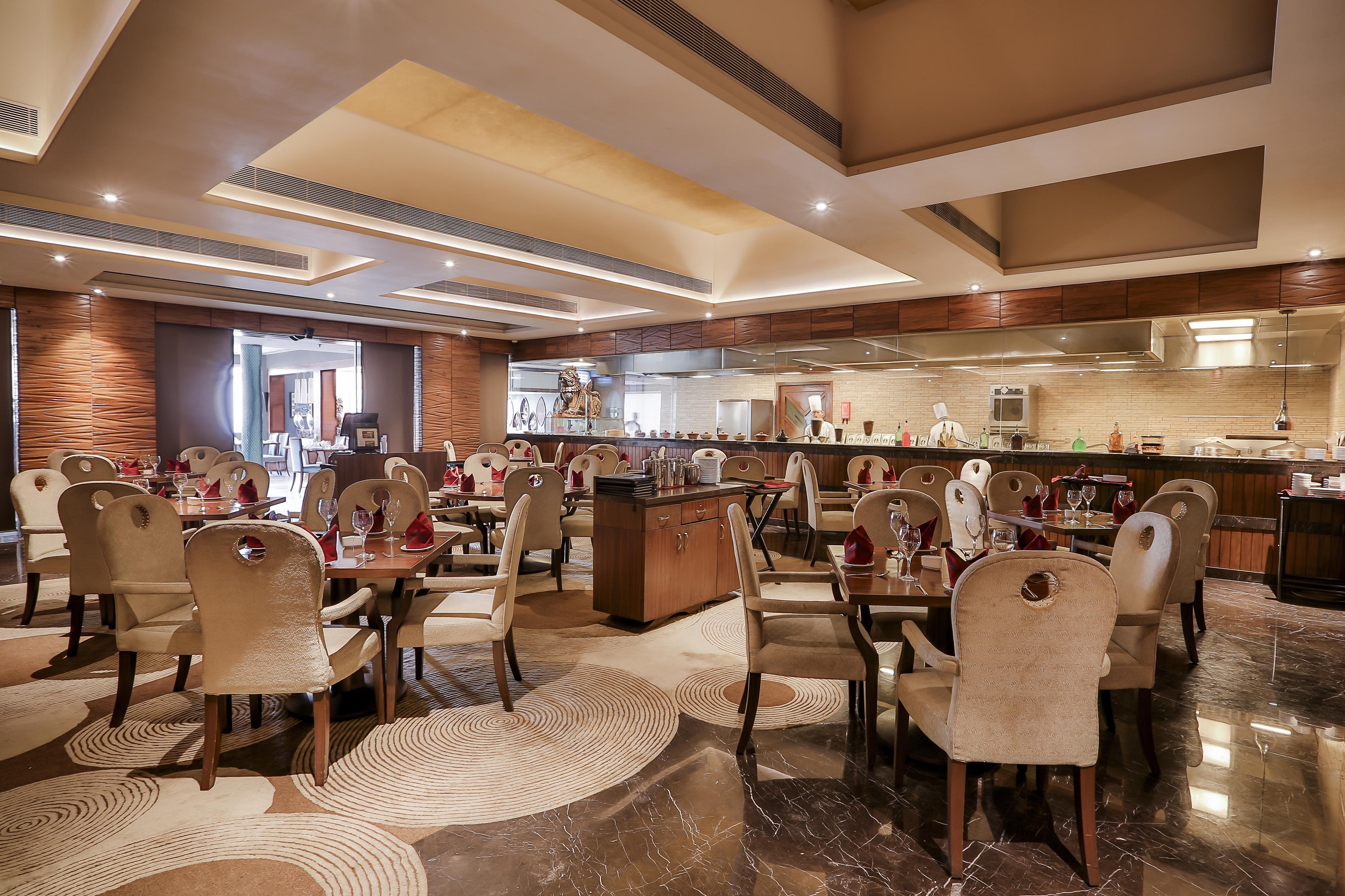 The Glamorous Side of Sun N Sand Hotel | Juhu, Mumbai